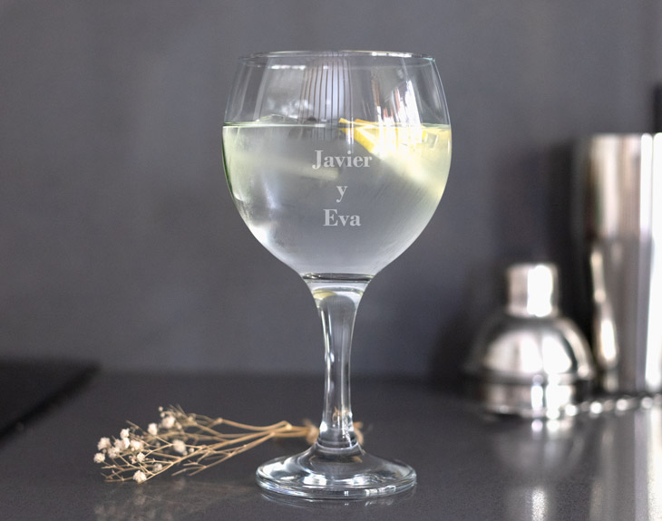 Copa de balón grabada