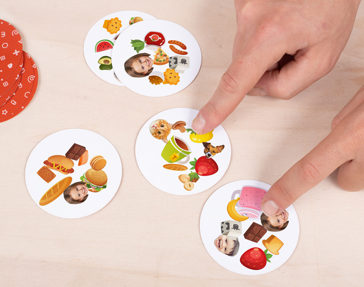 Personalised card game "Food Dobble" - Made In Gift