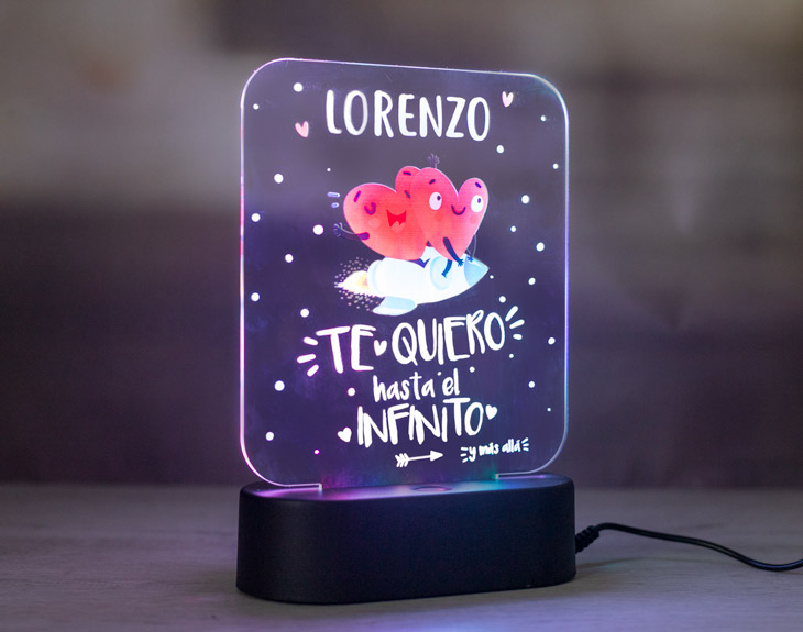 Lampada in metacrilato "Ti amo verso l'infinito e oltre" - Made In Gift