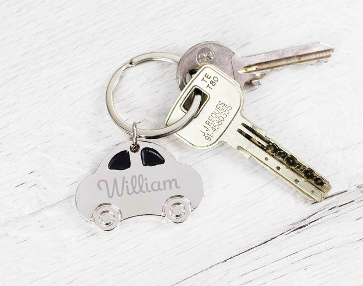 Customised car-shaped keyring - Made in Gift