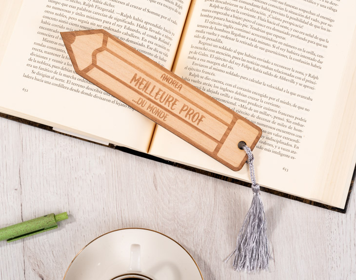 Marque-page en bois personnalisé "Crayon meilleur prof" - MadeinGift