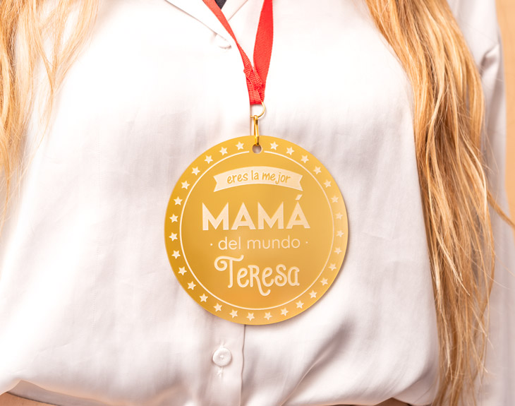 Medalla circular dorada "Las estrellas de mamá" - Regalo Original