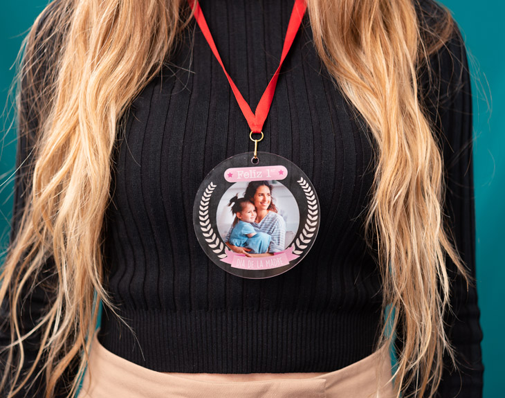 Medalla circular "Primer Día de la Madre" personalizada - Regalo Original